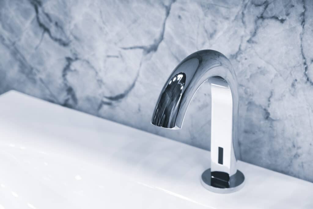 Motion-Sensor Faucets For Busy Kitchens | Bluefrog Plumbing